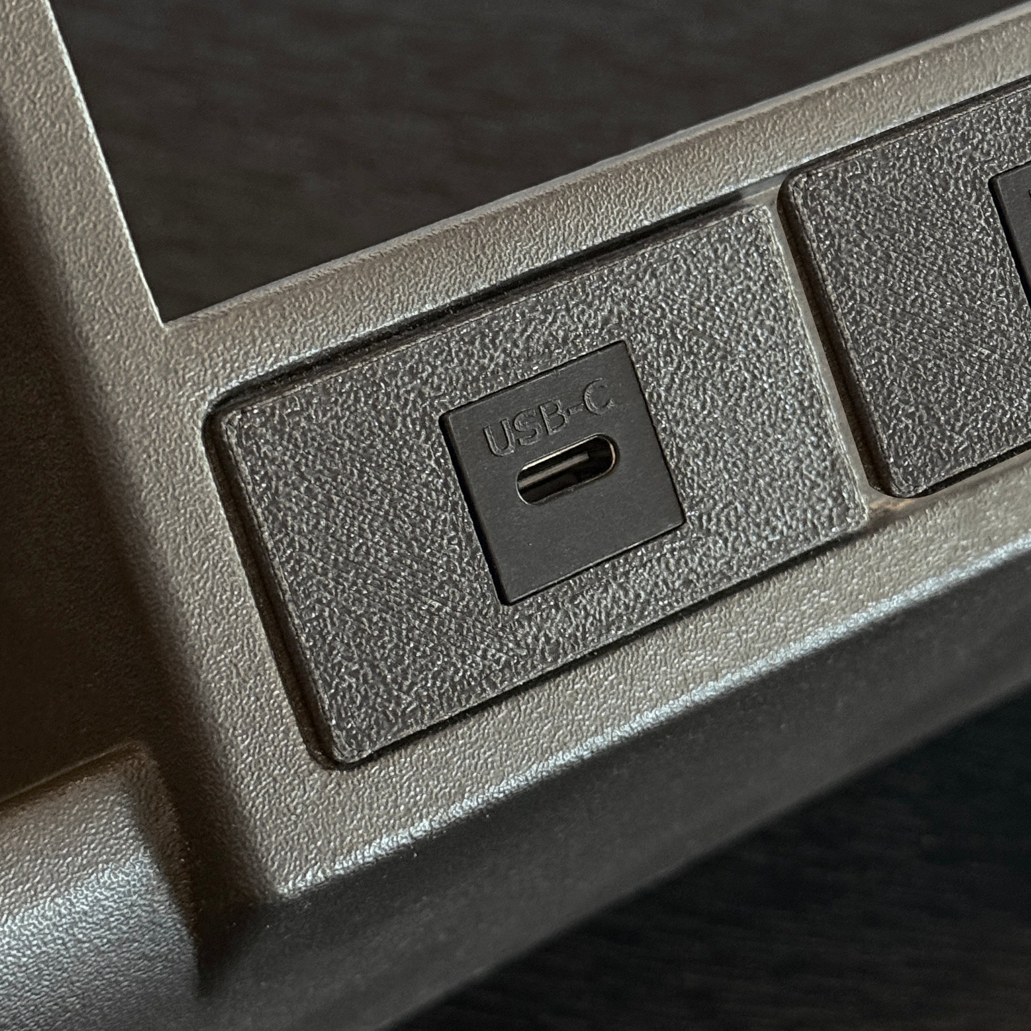 OBS Clash Dash Pass USB Panel 91-94 – Auto Revolution